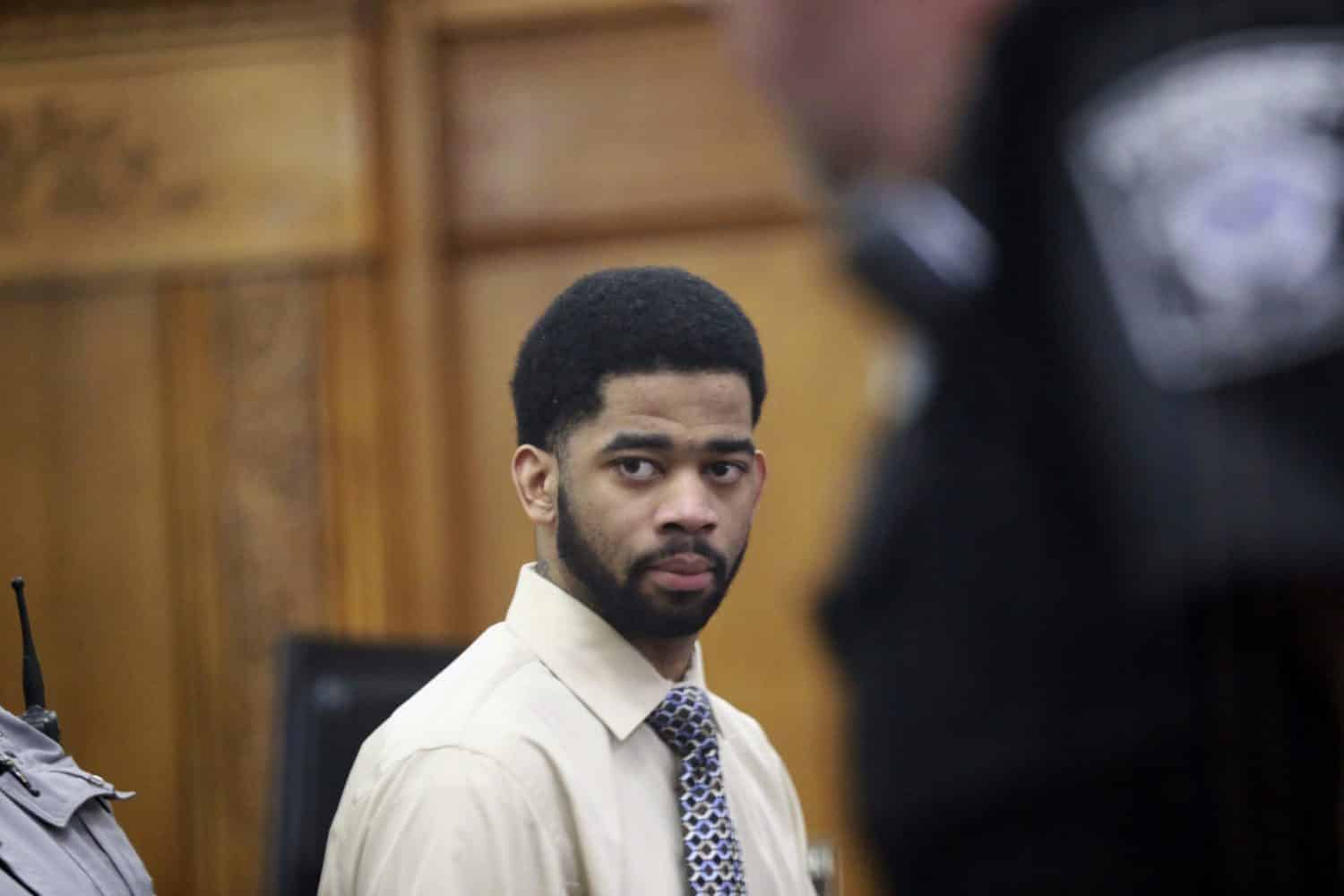 Swift acquittal for former Milwaukee cop charged in shooting - Talk-N ...