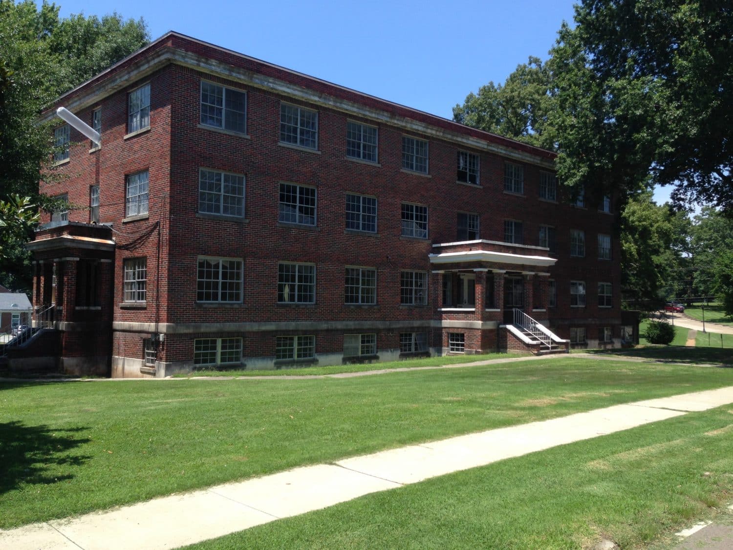 Aging Jackson landmark on UofM Lambuth campus coming down - Talk-N West TN