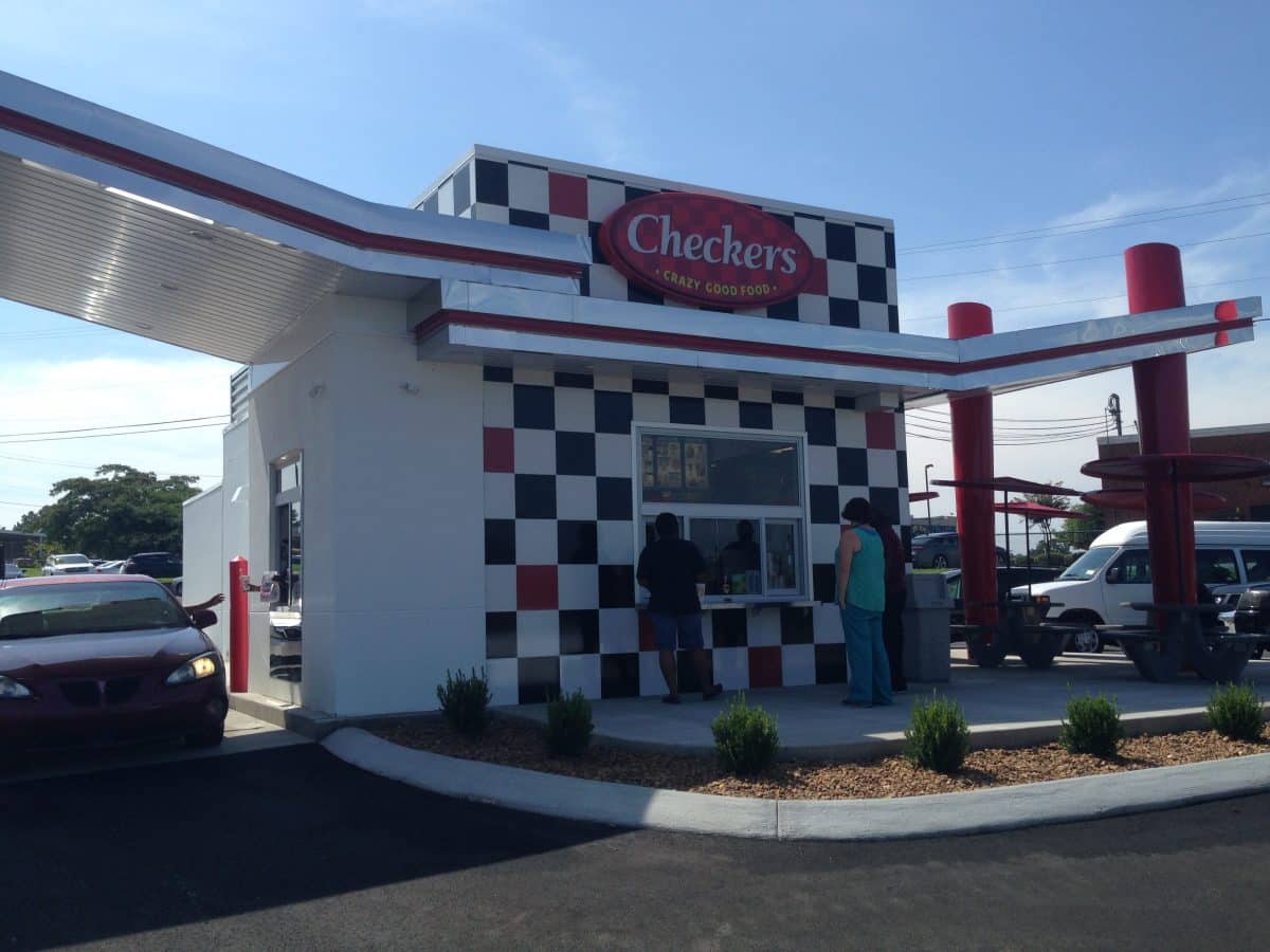 Checkers Restaurant opens on Carriage House Drive - Talk-N West TN