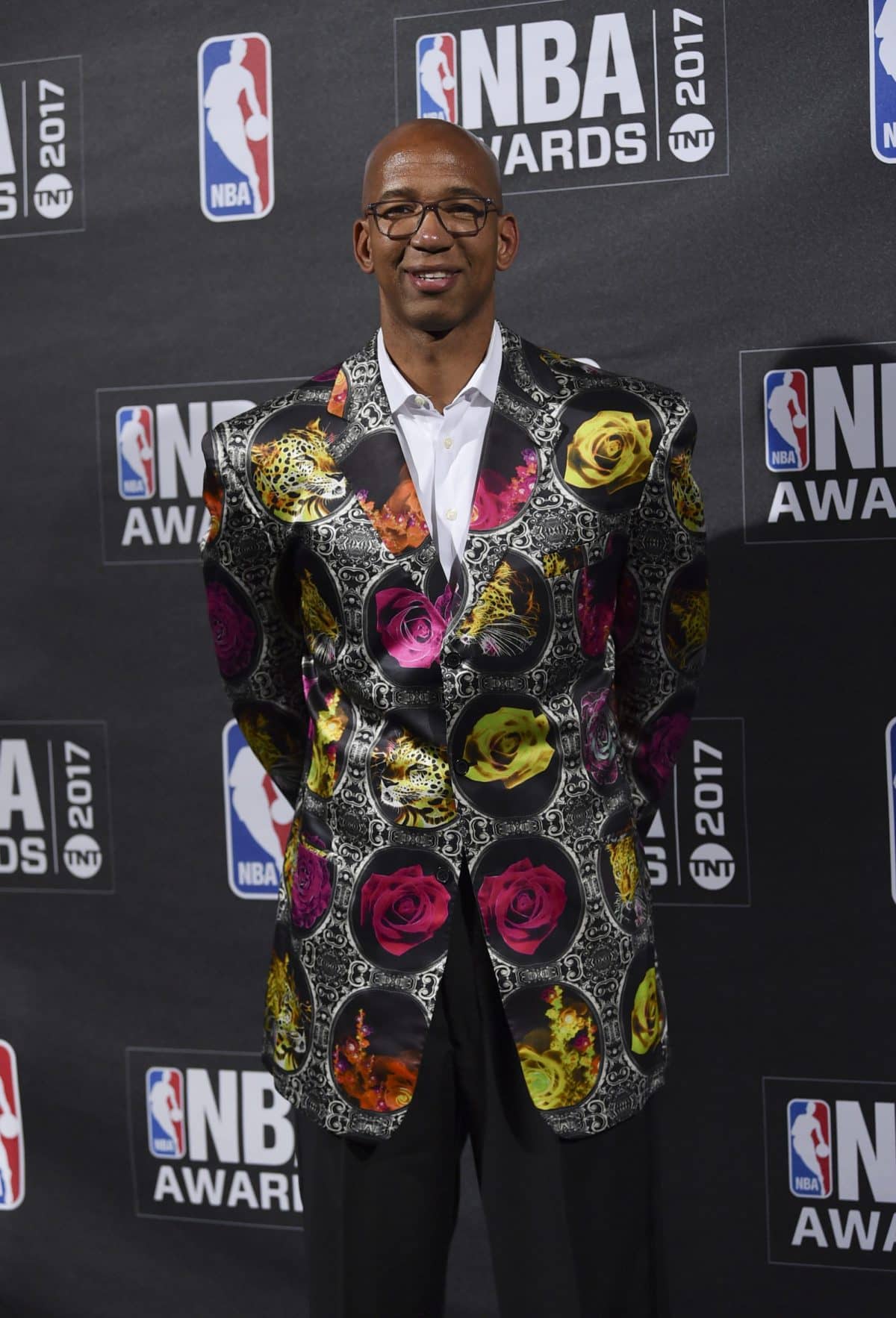 Russell Westbrook wins NBA MVP; Rockets, Bucks take 2 awards - Talk-N West TN