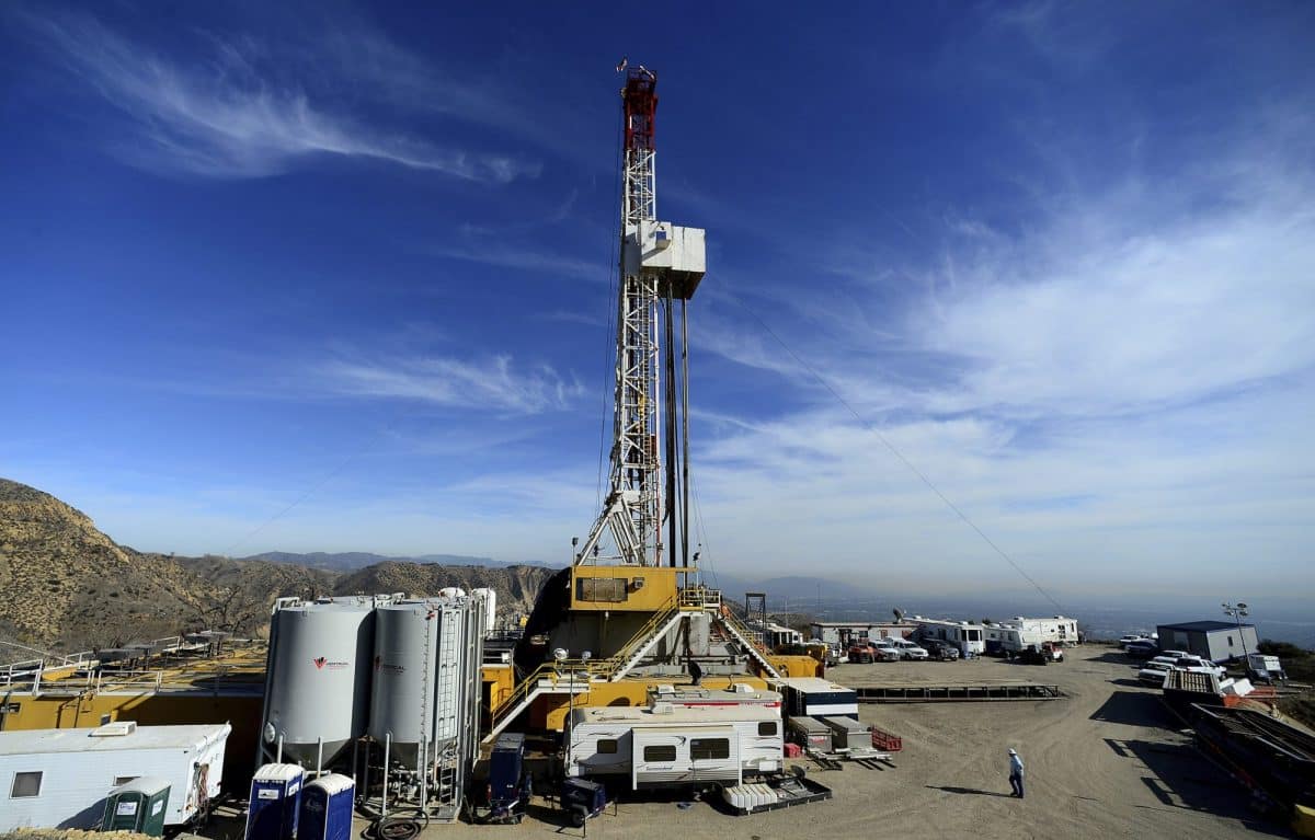 Gas storage field that leaked methane gets reopening OK - Talk-N West TN