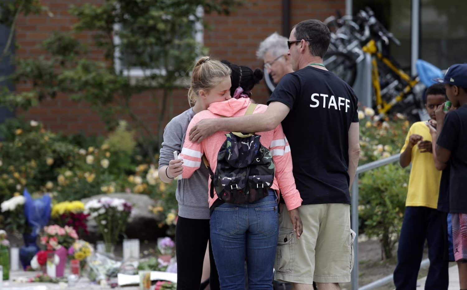 Recording: Police shout 'get back' before shooting of woman - Talk-N ...