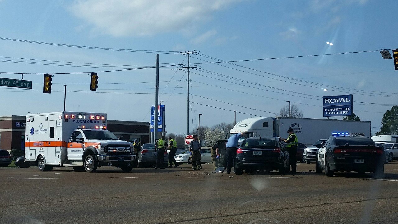 JPD, Medical Center EMS, JFD working automobile accident on 45 Bypass ...