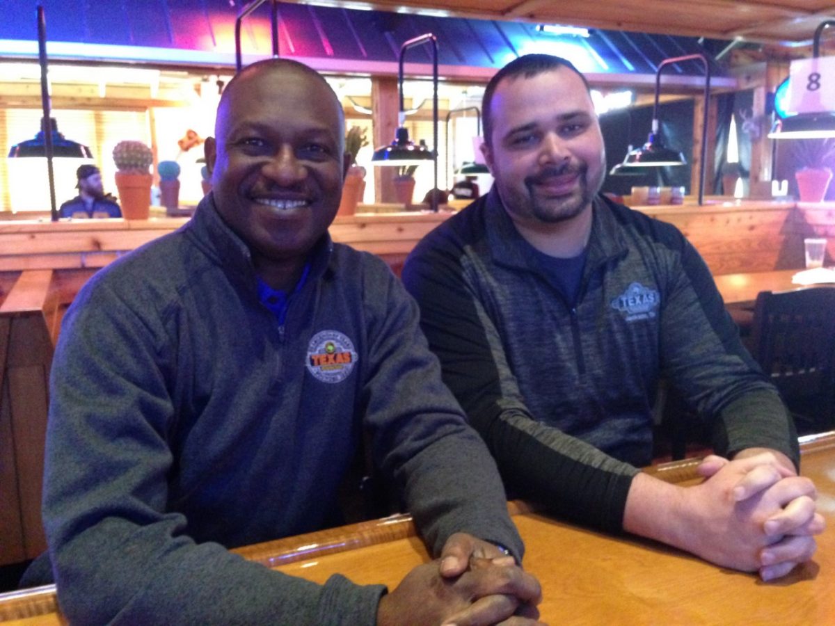 'Legendary service .... legendary food,' Texas Roadhouse opens on Vann ...